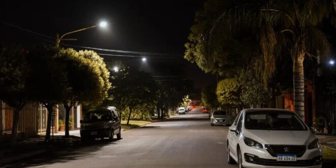 El Municipio continúa colocando luces led en las principales calles de ...